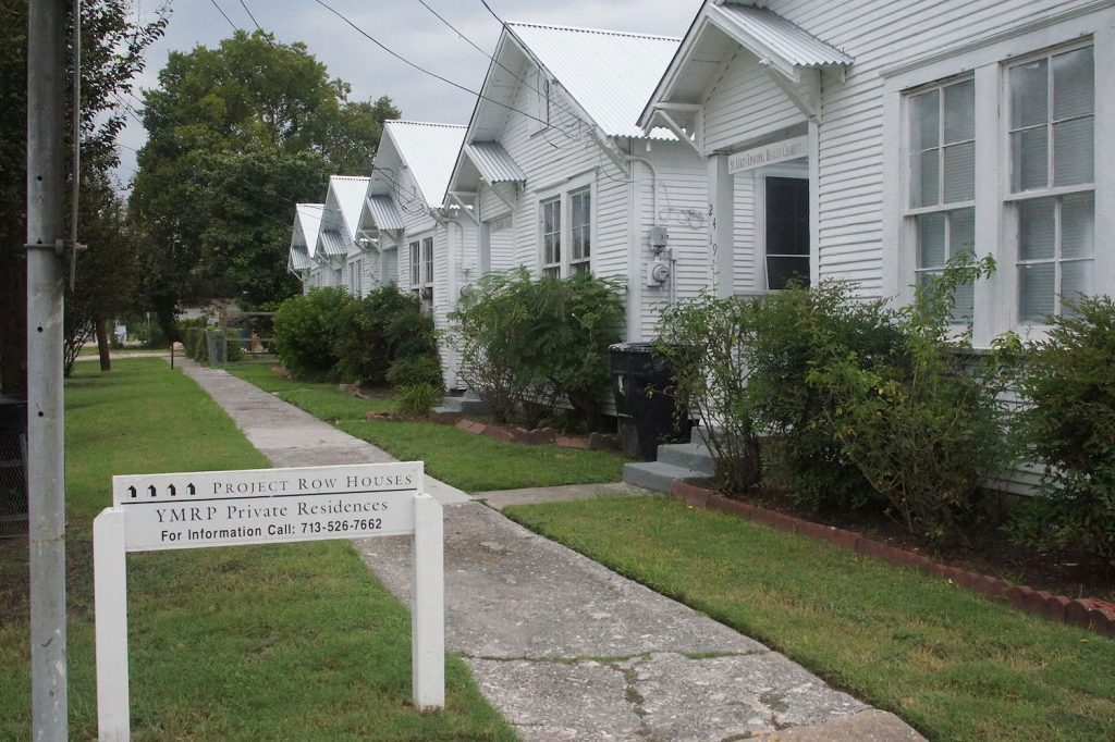 Bottom-up Social Structure's Reshaping: the case of "Project Row Houses ...