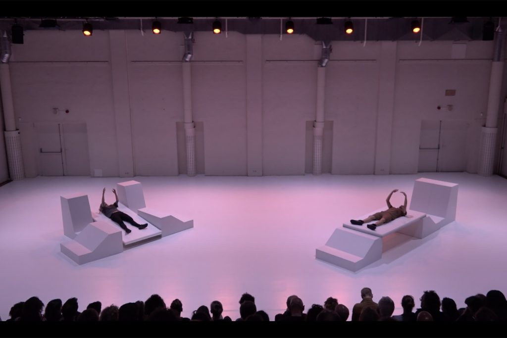 Fluid Gesture. Transformations and Transmissions in the Bodies of ...