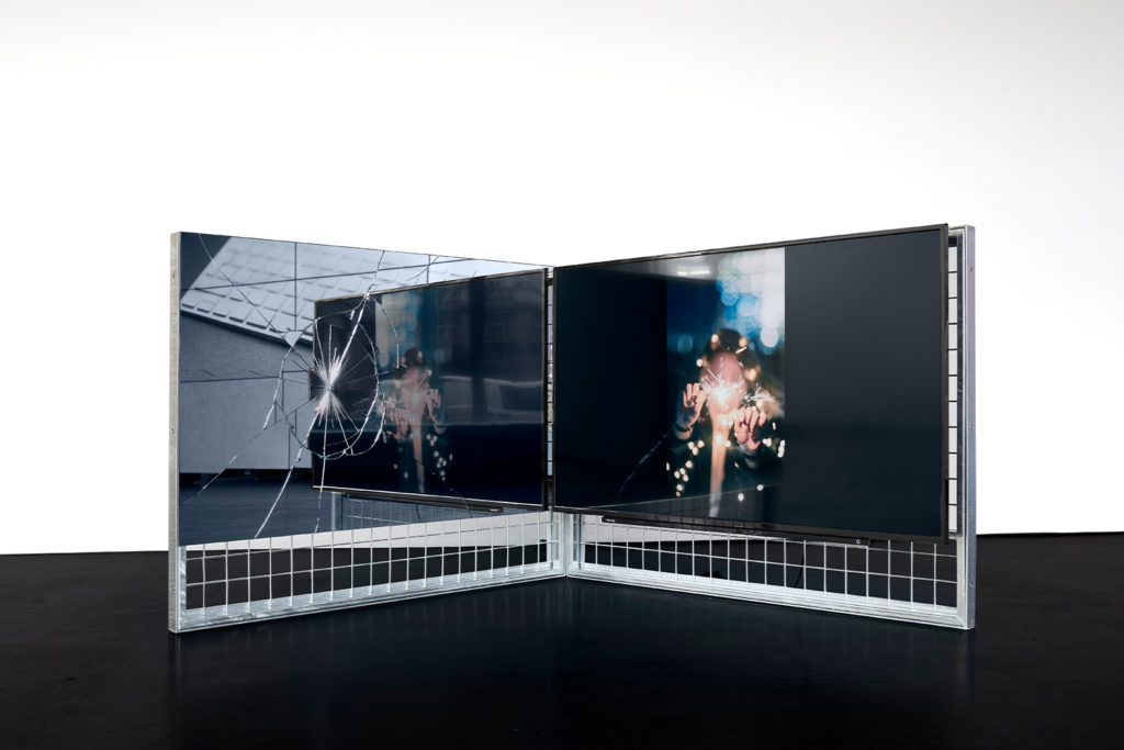 Processing Placelessness: When Screens take Bodies. A Conversation with ...